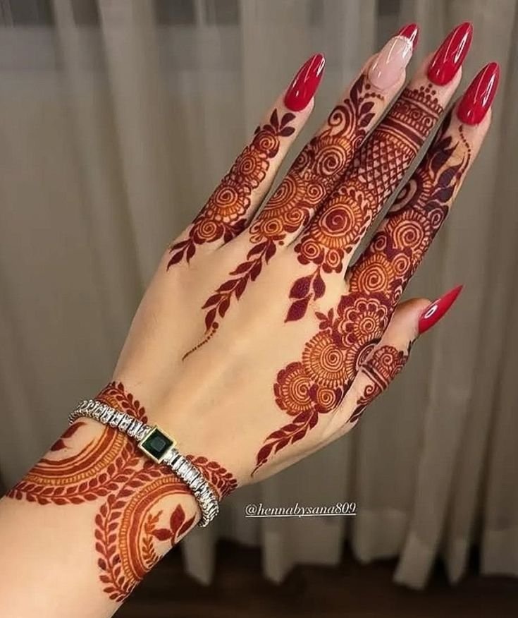 New Pakistani Mehndi Design Styles 2025