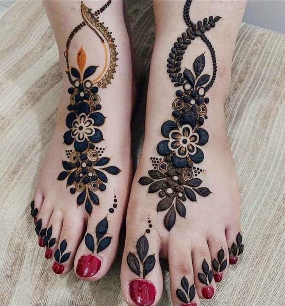 Elegant Foot Mehndi Design 2025