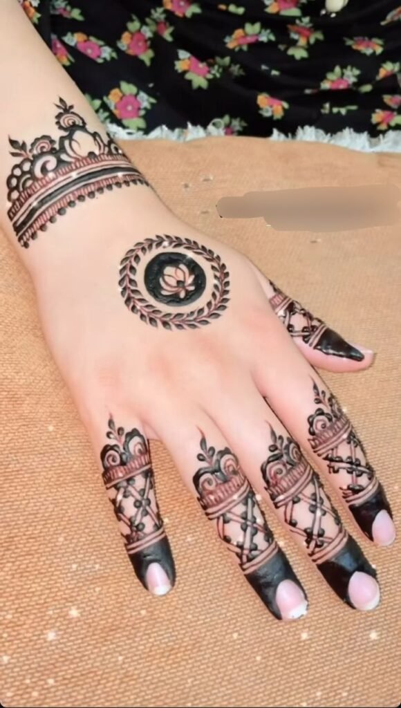 Elegant Royal Finger Mehndi Design